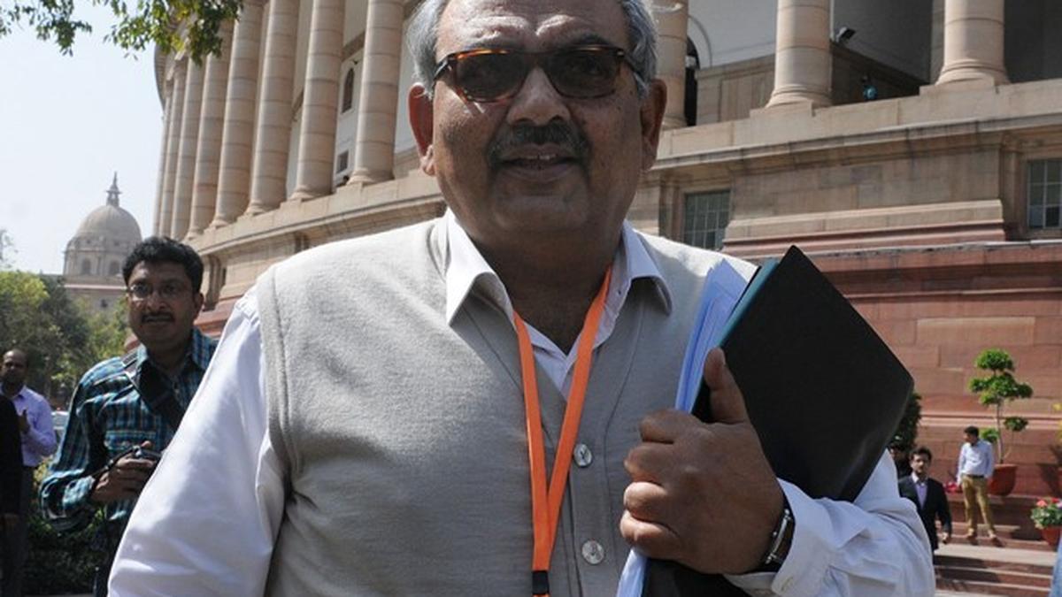 Home Secretary gives the miss to fortified bungalow - The Hindu