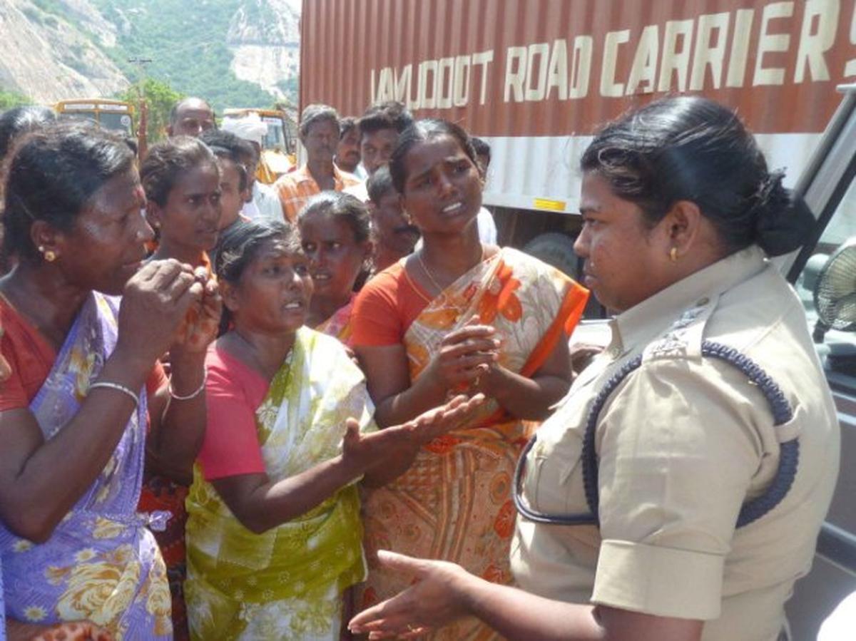 DSP Vishnupriya suicide: Namakkal SP rejects charges of harassment ...