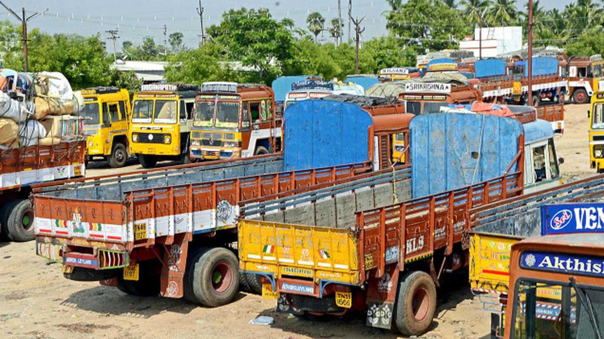 Lorries, autos keep off roads in Erode - The Hindu