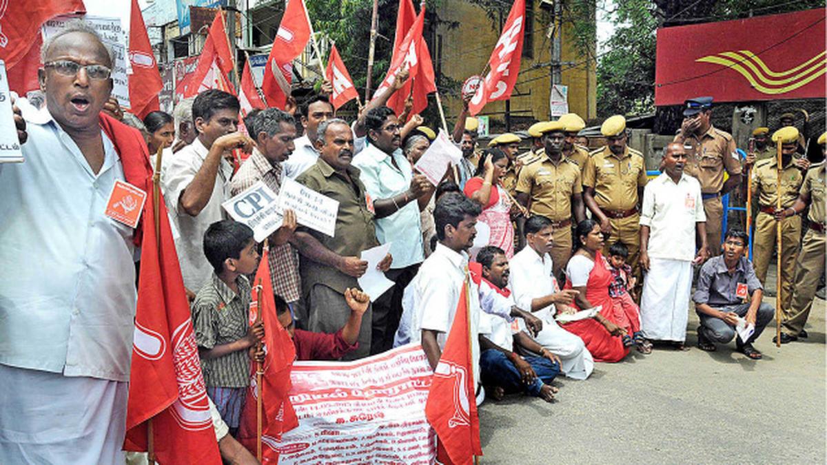 Land Bill: CPI holds protests in central zone - The Hindu