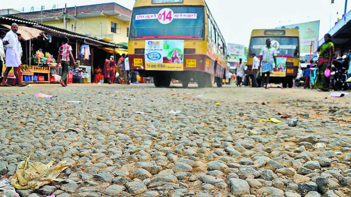 Omalur town bus stand in poor shape - The Hindu