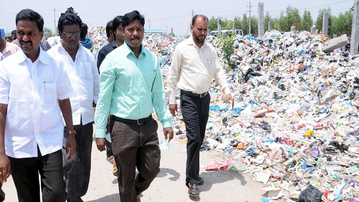 Solid waste segregation unit inaugurated in Raichur - The Hindu