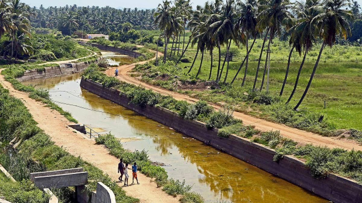 ‘Expedite third phase of concrete lining of Kalingarayan canal’ - The Hindu