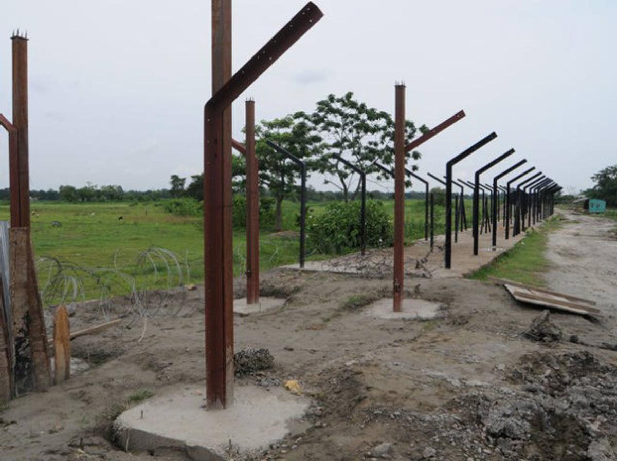 Indo-Bangla border: Life in no man's land - The Hindu