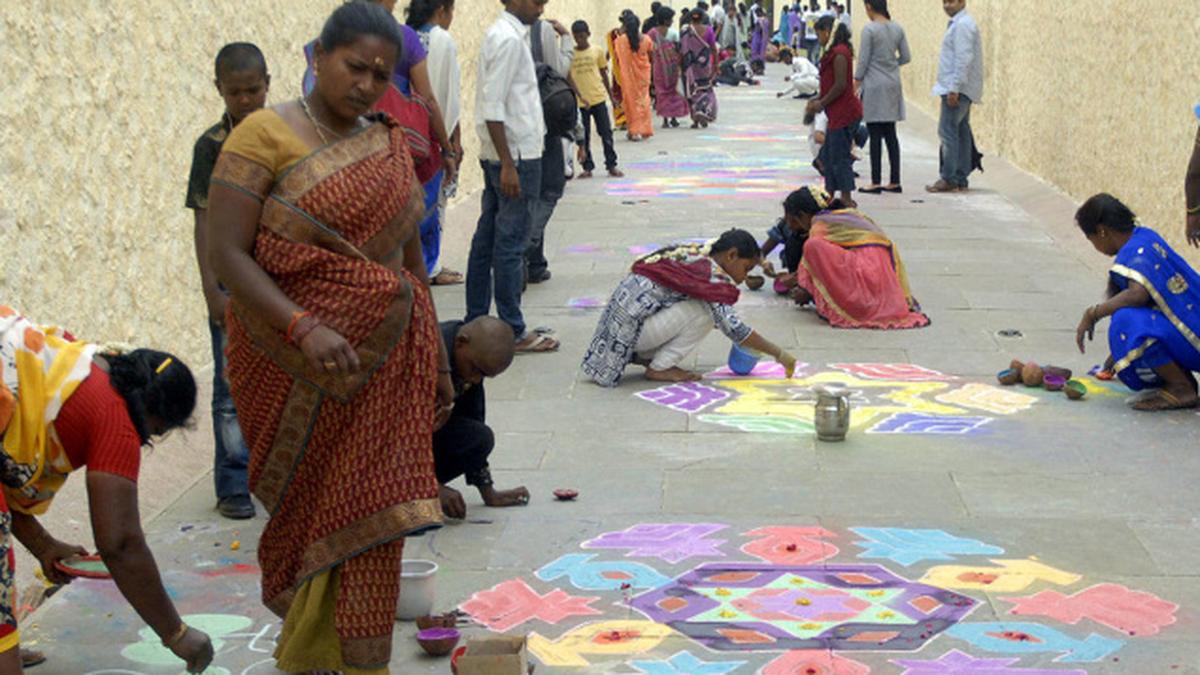 Ragpickers’ day out - The Hindu