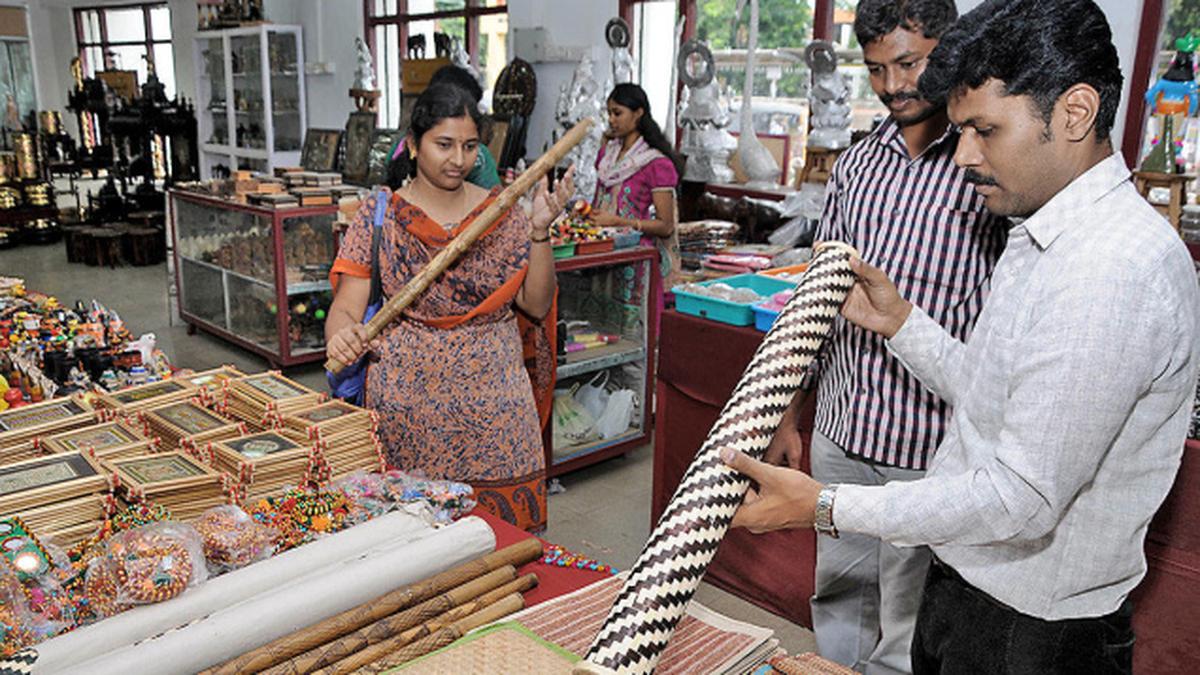 The craft world of Tamil Nadu comes to Poompuhar - The Hindu