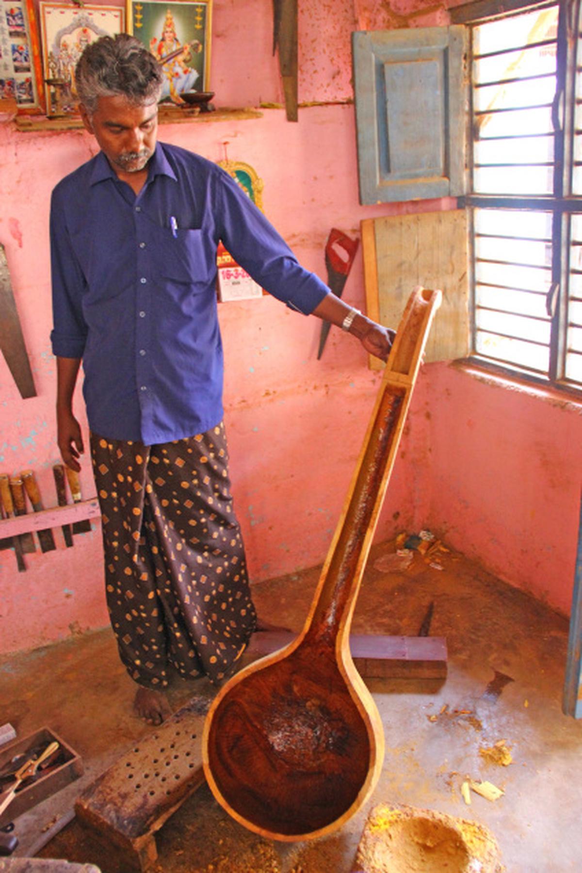 The veena makers of Thanjavur - The Hindu