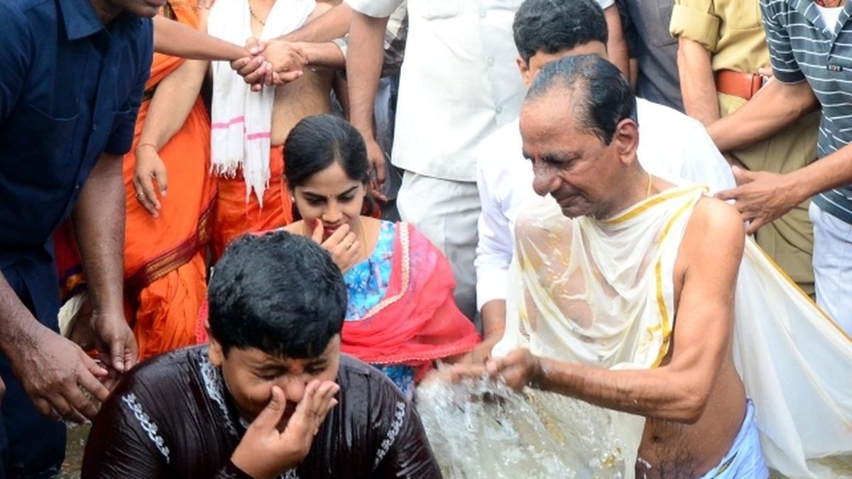 Godavari Pushkaralu commences on grand note in Telangana - The Hindu