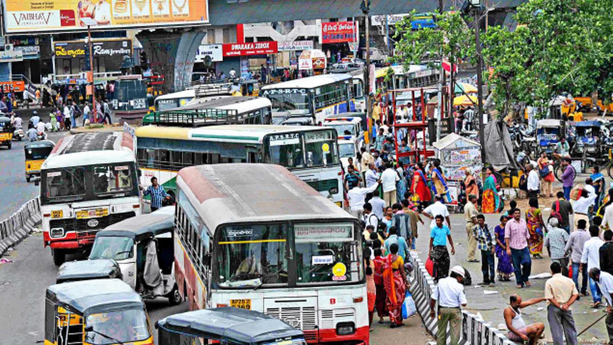 RTC complex fully packed with pilgrims - The Hindu