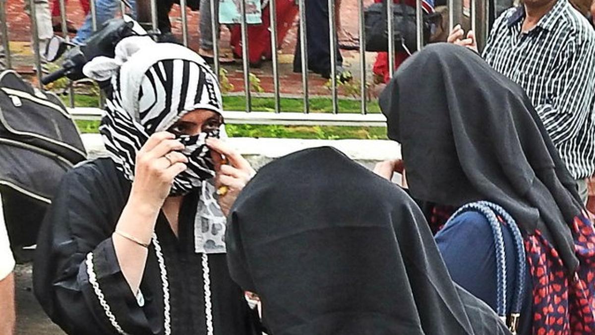 Yakub Memon breaks down on seeing daughter - The Hindu