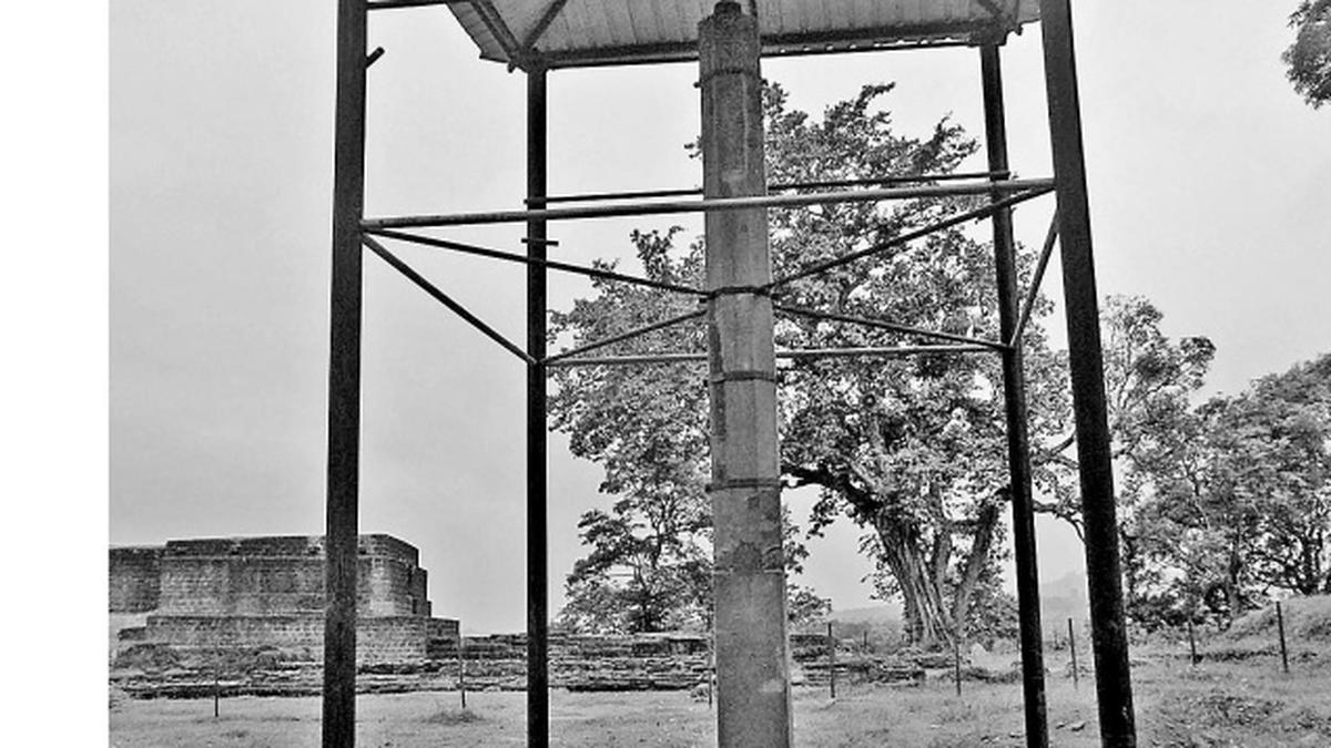 Kadamba-era pillar inscription in Gudnapur gets a roof - The Hindu