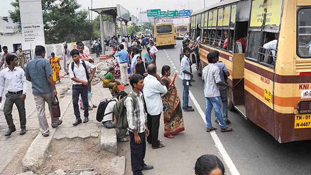 The ordeal of waiting for buses at OMR - The Hindu