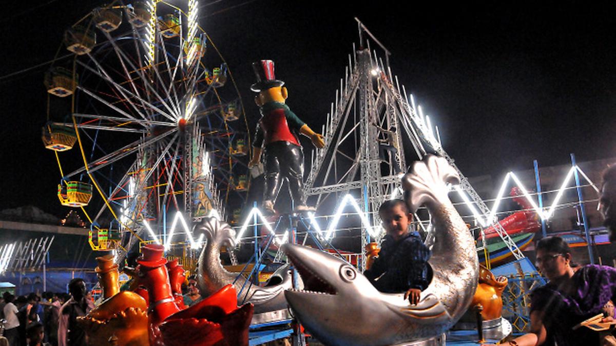 Mayor inaugurates exhibition at Patamata - The Hindu