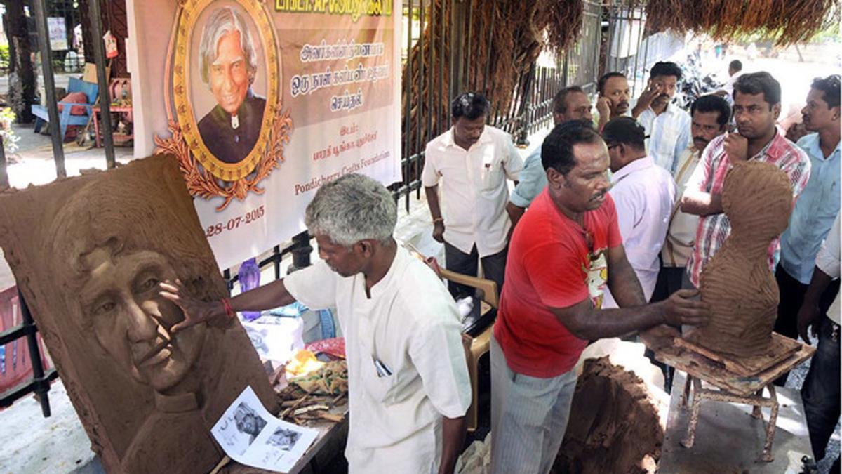 Artists bring alive Kalam in clay - The Hindu