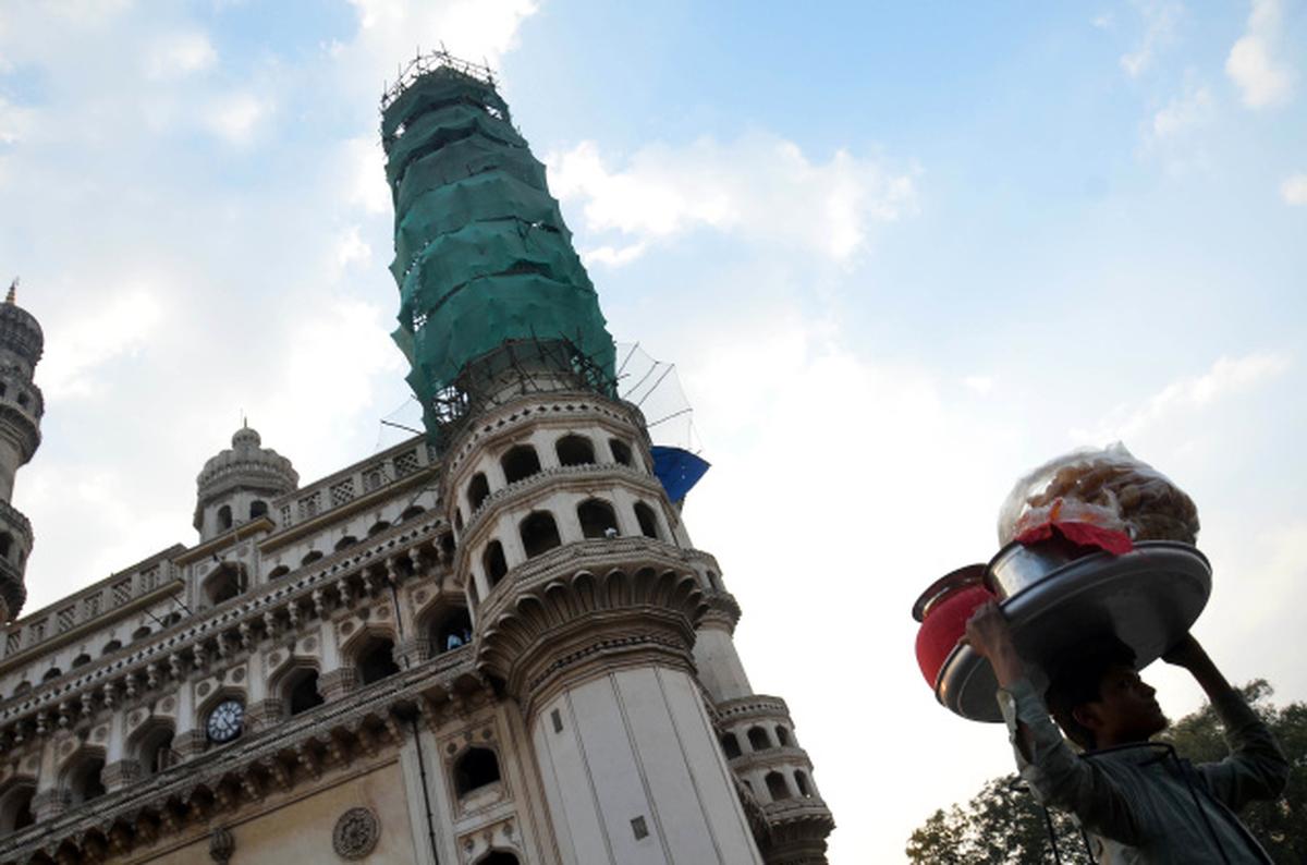 Charminar being spruced up - The Hindu