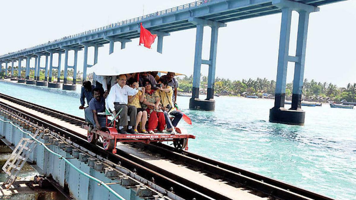 AGM inspects Rameswaram railway station - The Hindu