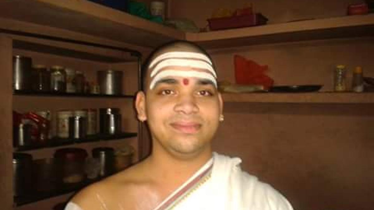 37th Peethadhipati of Sringeri anointed - The Hindu