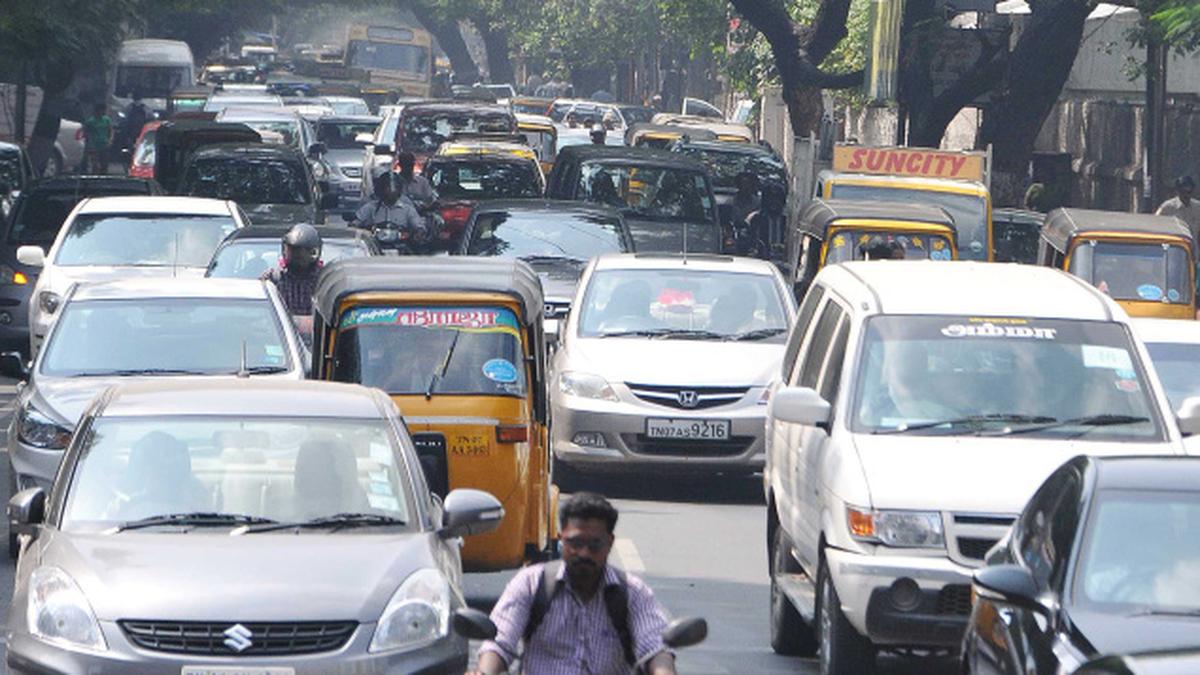 Alwarpet resident has scary moments on TTK Road - The Hindu