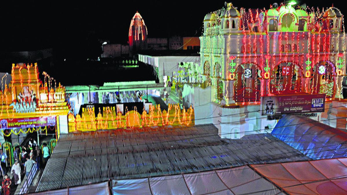 Arasavalli temple wears a festive look for Ratha Saptami - The Hindu