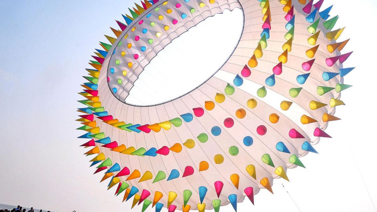 Circle kite soars above Kozhikode - The Hindu