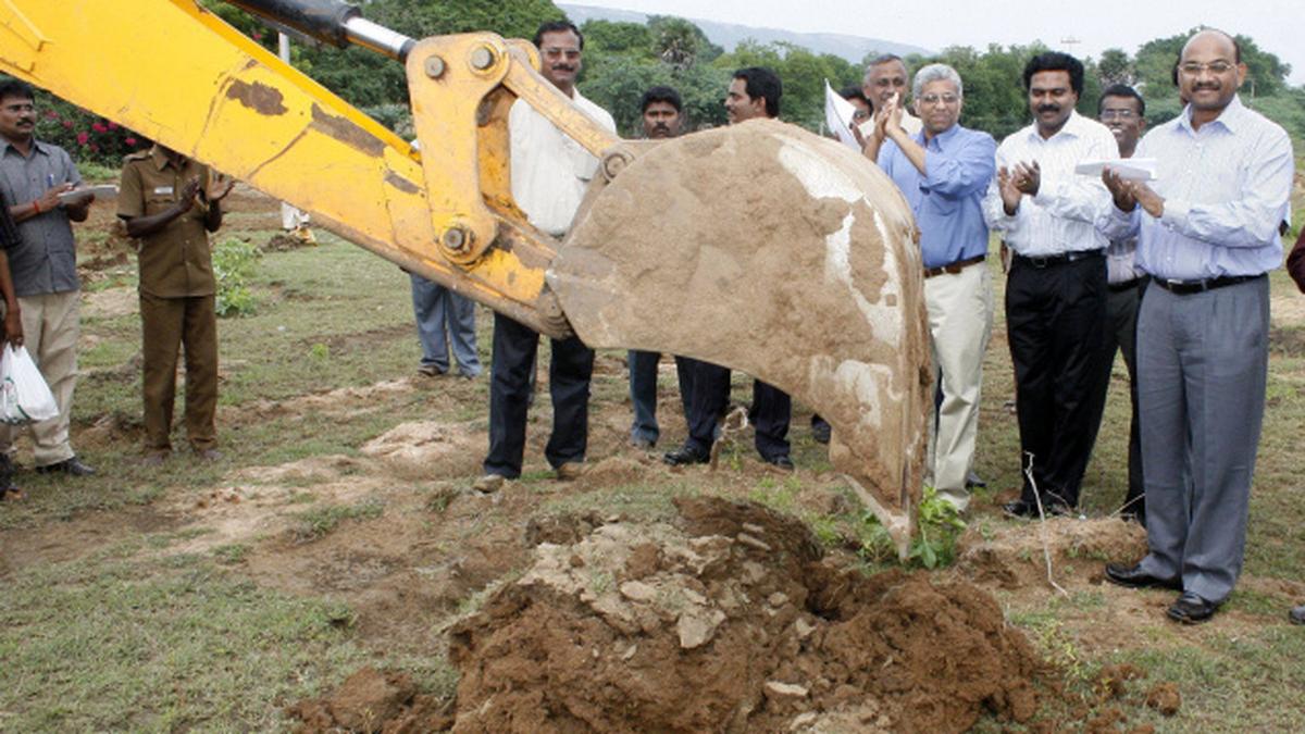 HCL to set shop in Madurai ELCOT - The Hindu