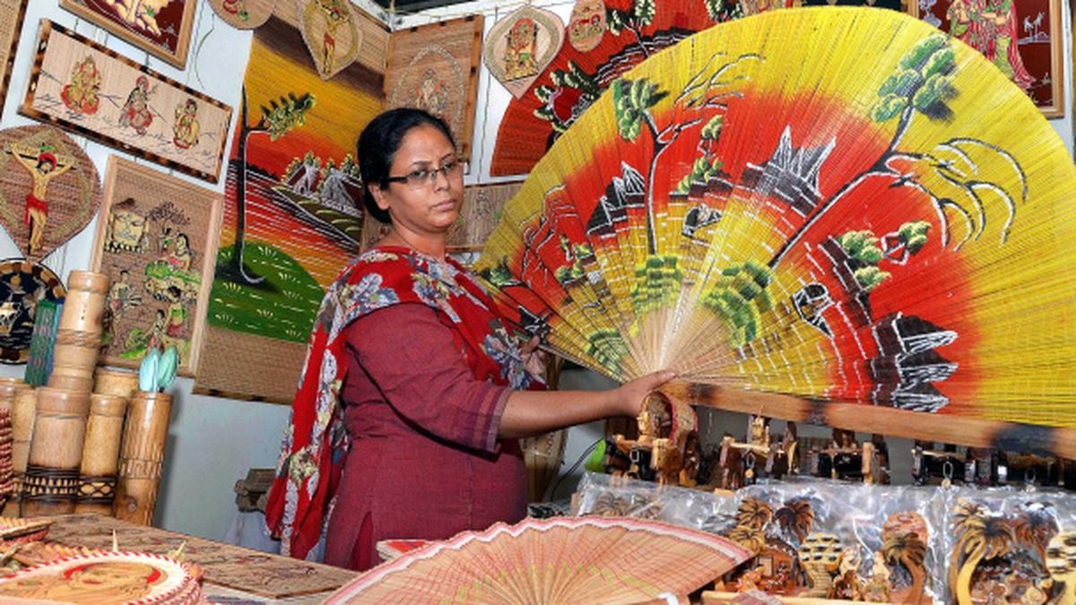 Handicrafts expo showcases native touch - The Hindu
