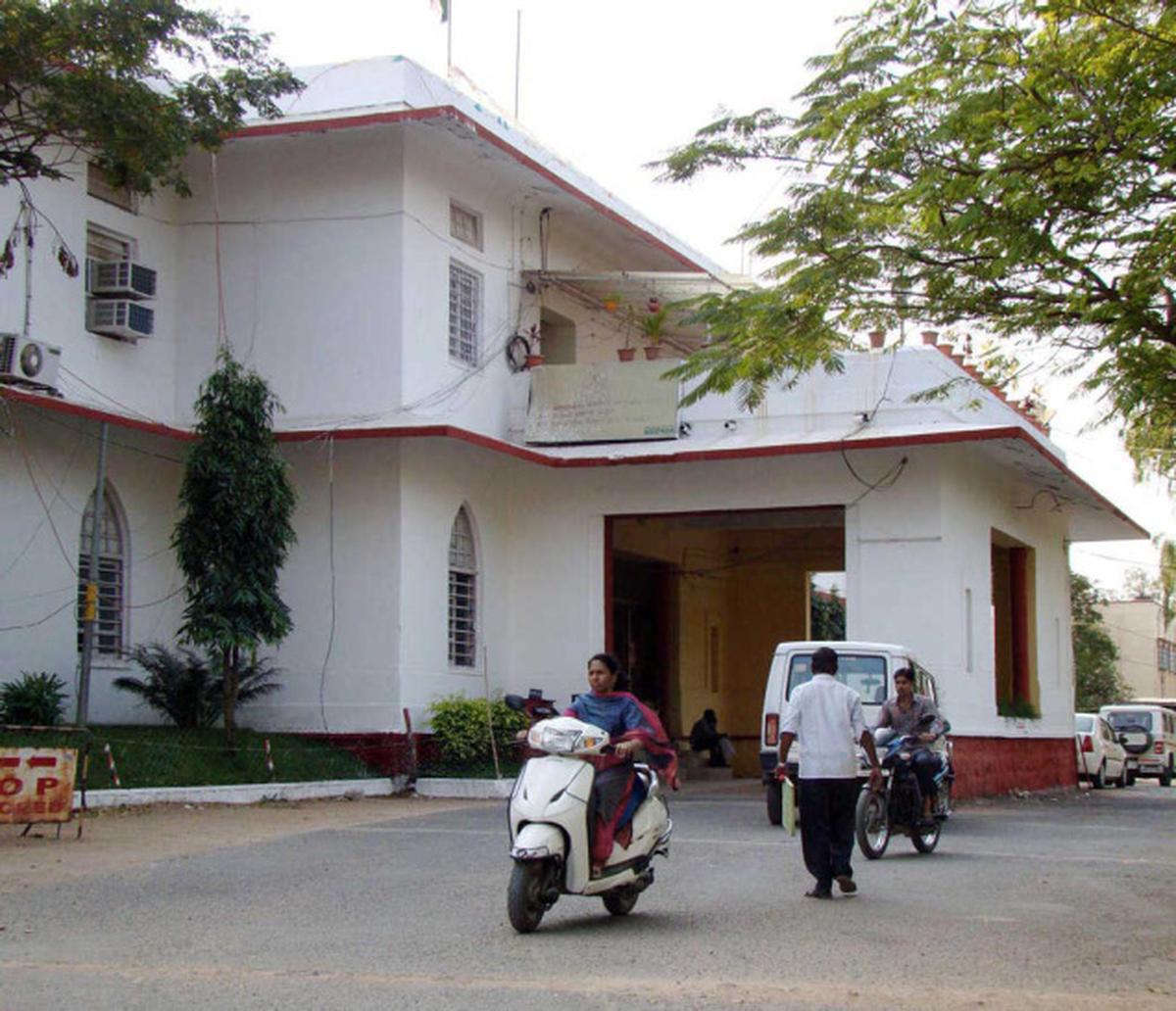 Adilabad Collectorate building to go under the hammer? - The Hindu