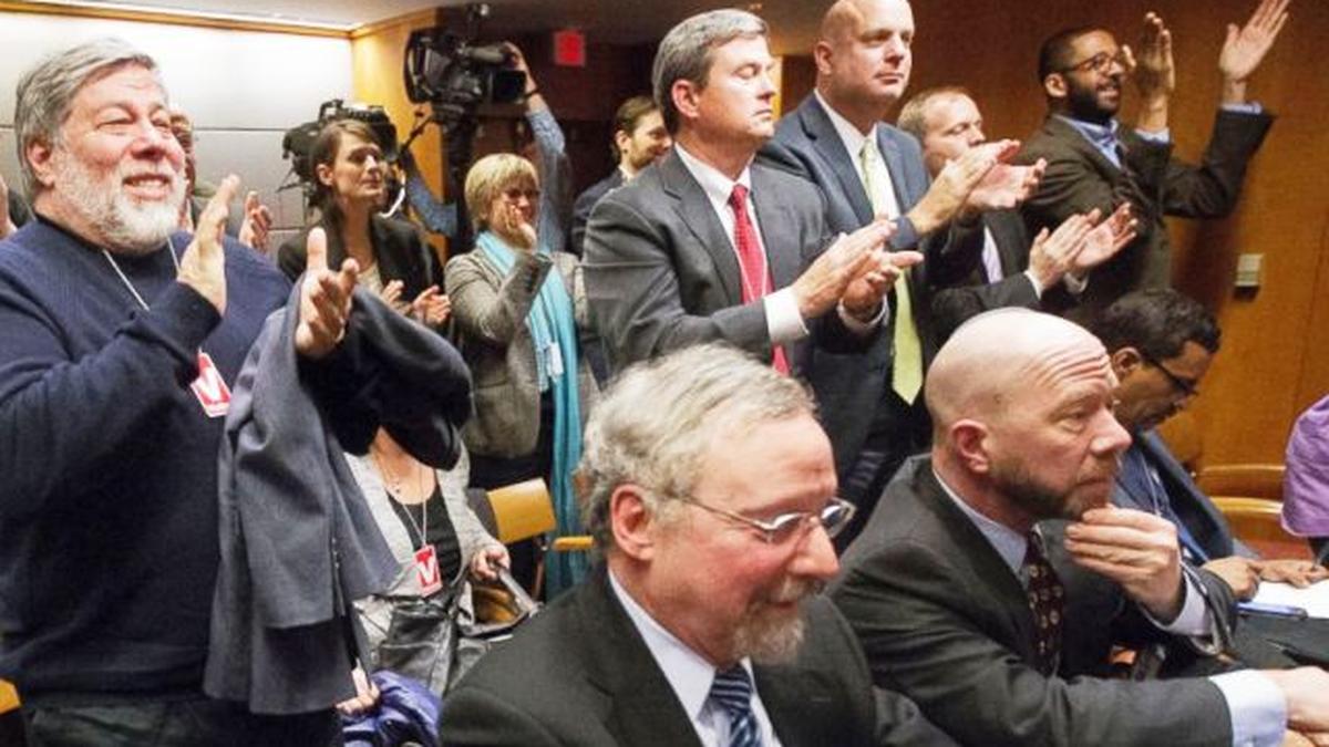 Net neutrality activists declare victory as US regulators approve ...