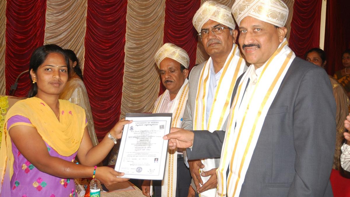 Graduation Day held; 571 students received degrees - The Hindu