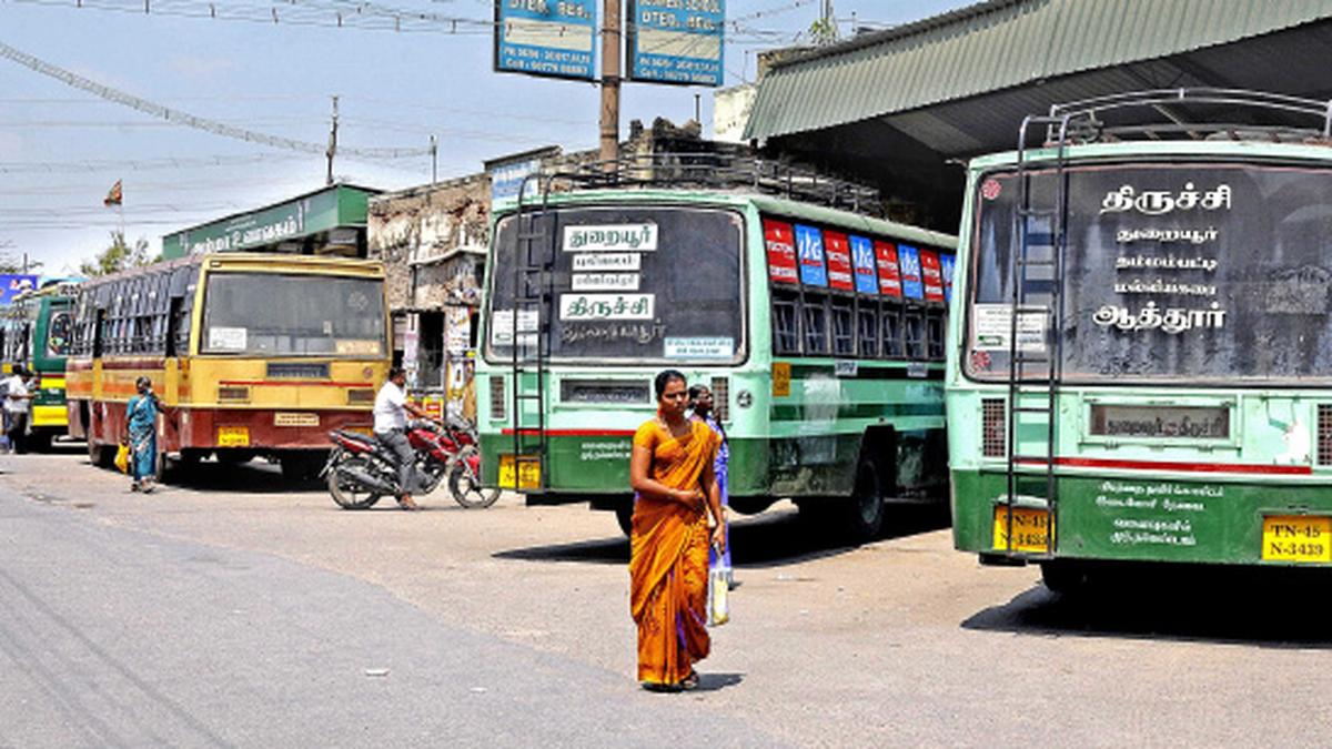 Thuraiyur bus stand bursting at the seams - The Hindu