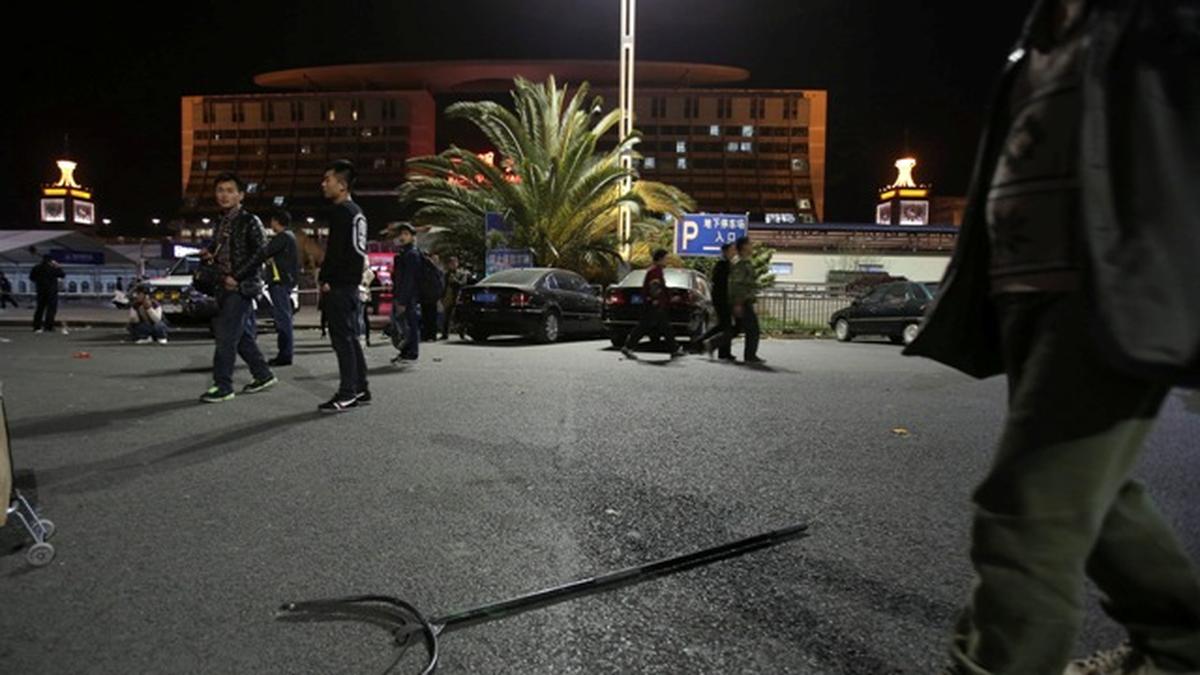 China executes 3 over knife attack at Kunming train station - The Hindu