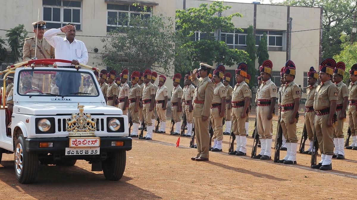 ‘Police Flag Day’ celebrated in Bidar - The Hindu