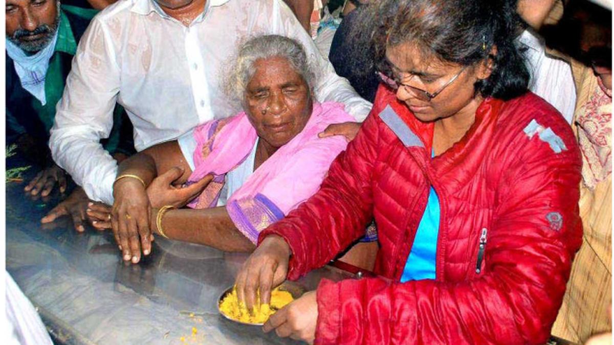 Masthan Babu’s body arrives - The Hindu