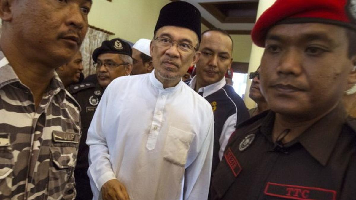 Malaysia’s Anwar applies for judicial review of his conviction - The Hindu