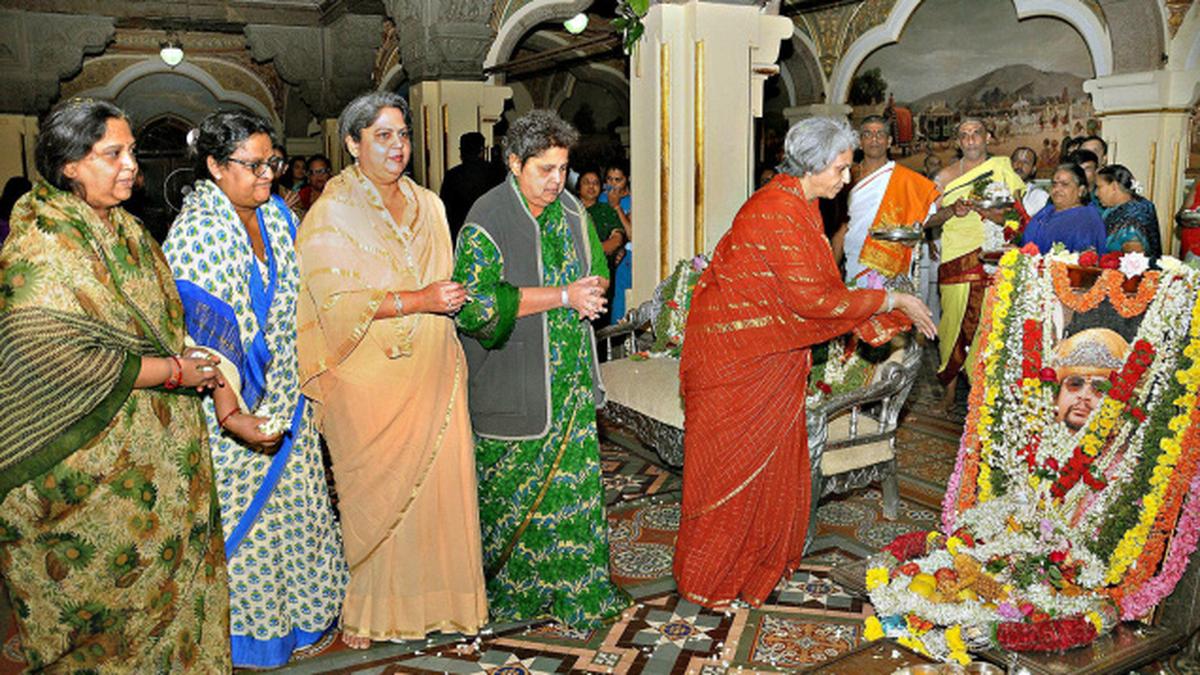 Wadiyar’s death anniversary observed - The Hindu