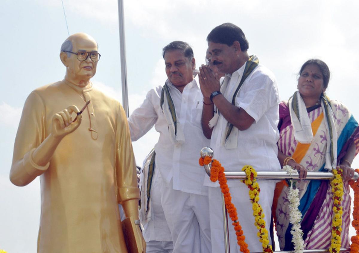 Bapu’s bronze statue unveiled at his birth place - The Hindu