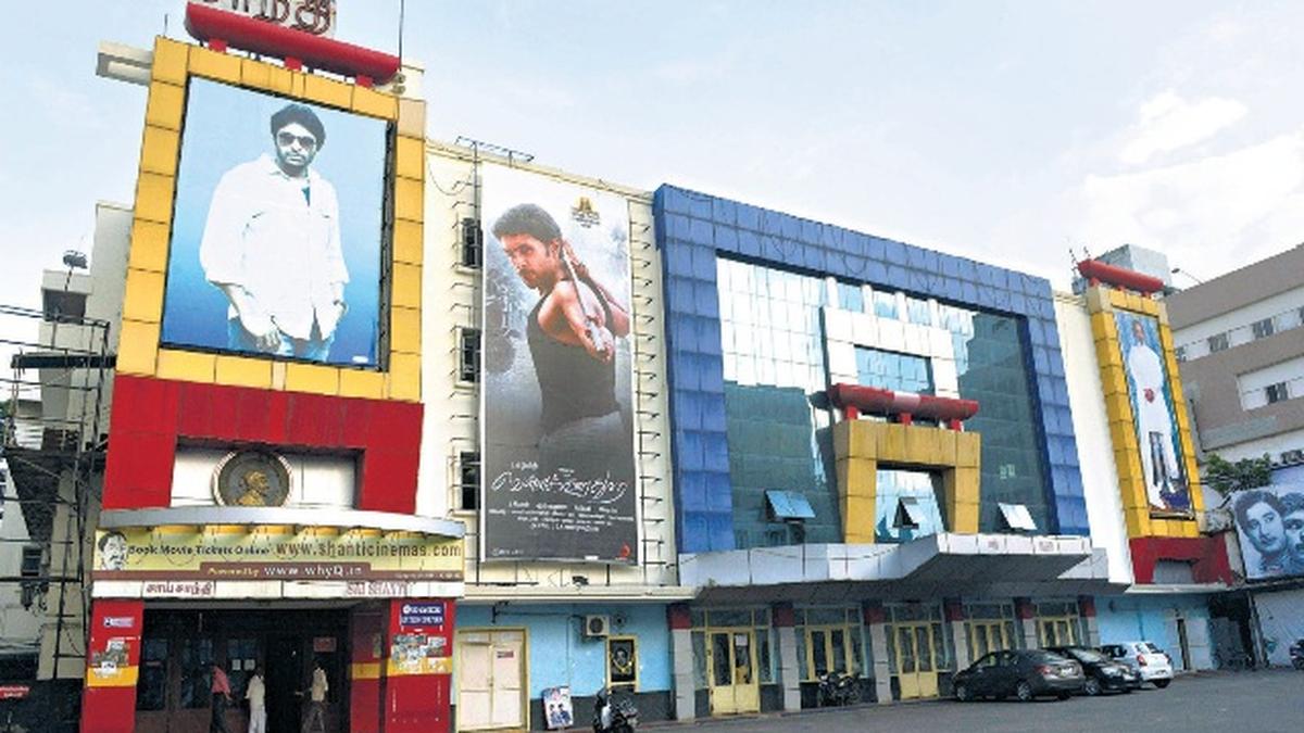 Shanti theatre goes the multiplex way too - The Hindu