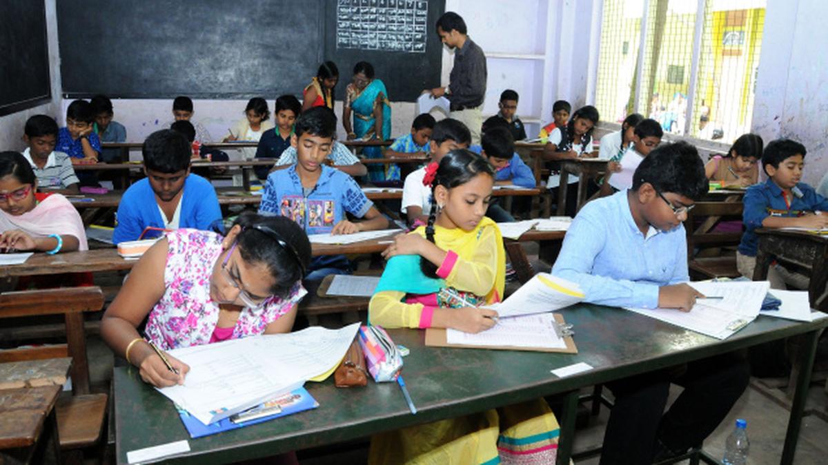 More than 500 students take FIITJEE Talent Reward Exam - The Hindu