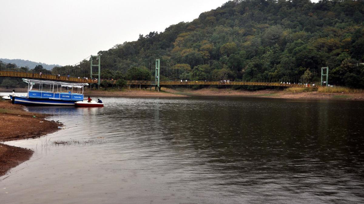 Laknavaram lake – a perfect place to unwind - The Hindu