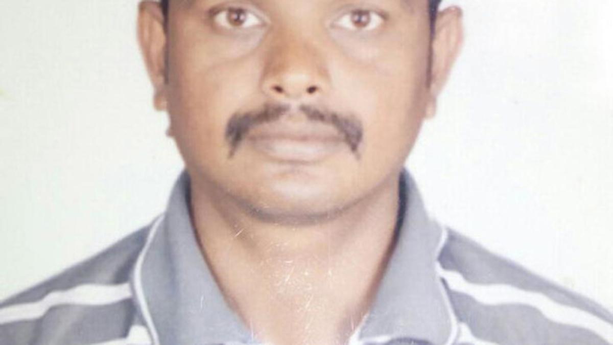 Lineman electrocuted while attending to complaint - The Hindu