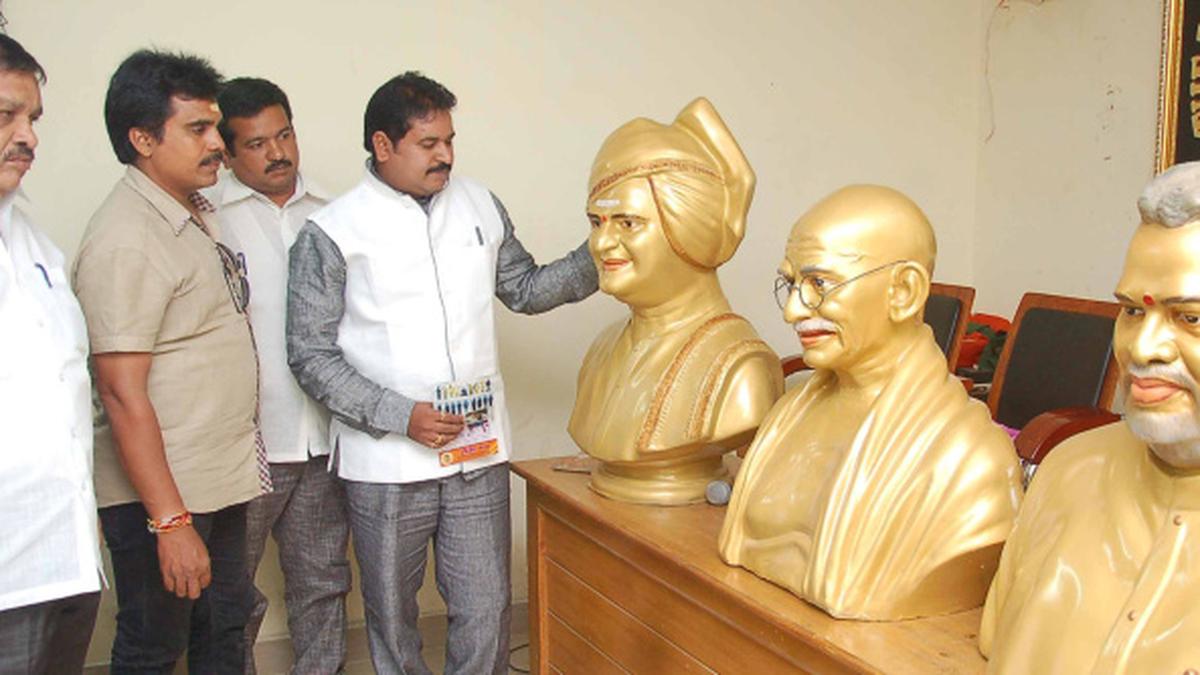 Sculptor to make 90-ft tall statue of goddess Vasavi Devi - The Hindu