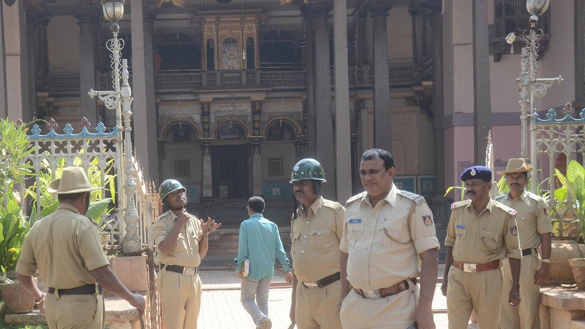 Devotees meeting: Security deployed around math - The Hindu