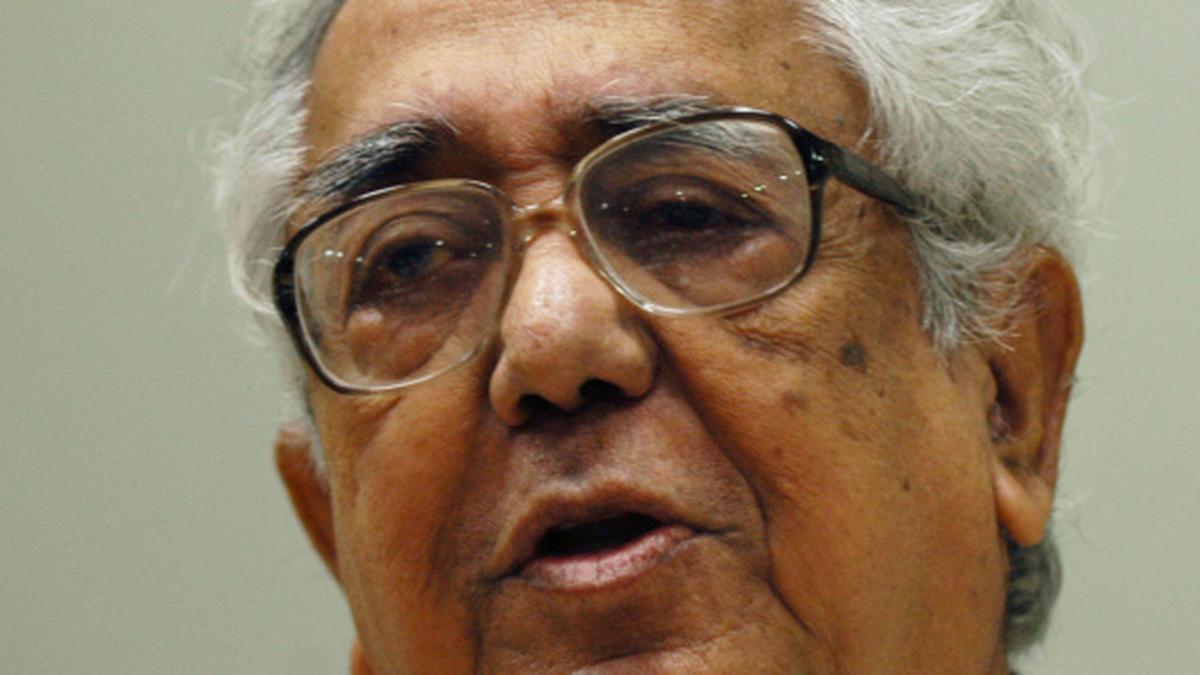 Historian Raychaudhuri passes away - The Hindu