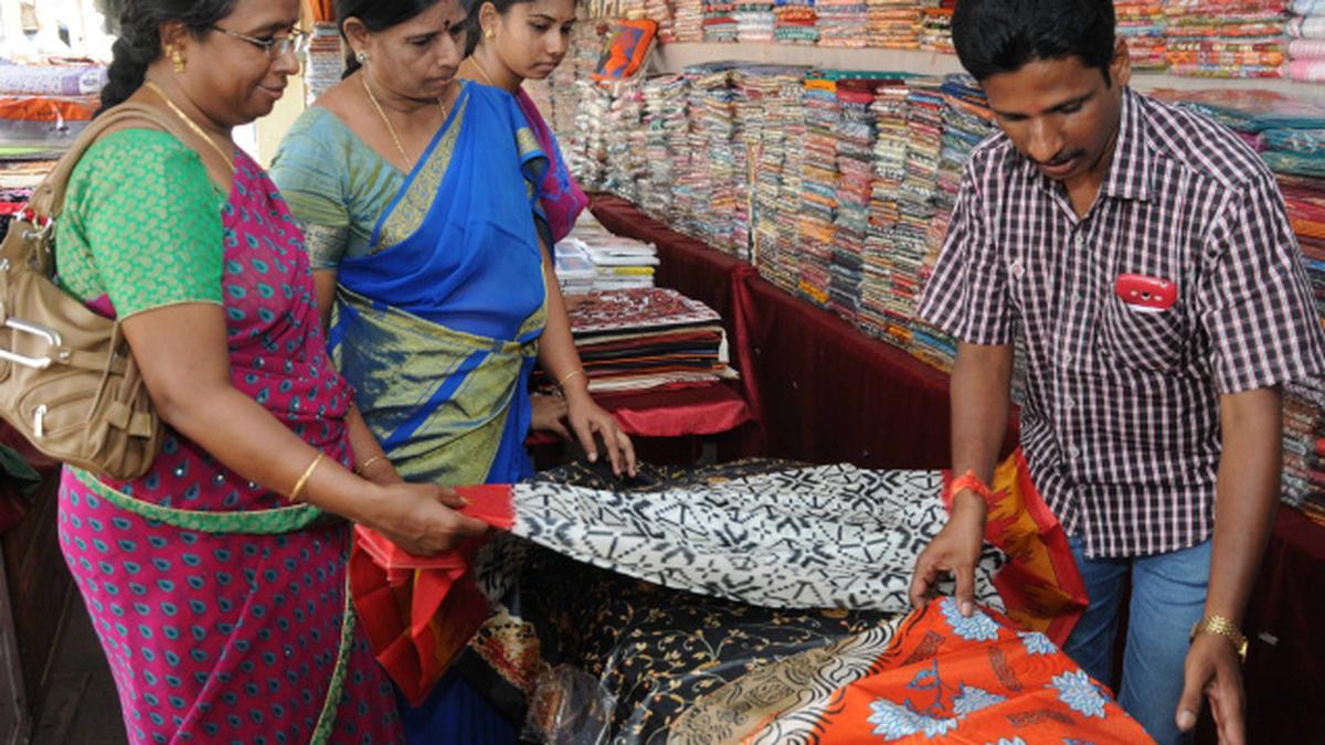 Poompuhar holds special exhibition for Deepavali - The Hindu