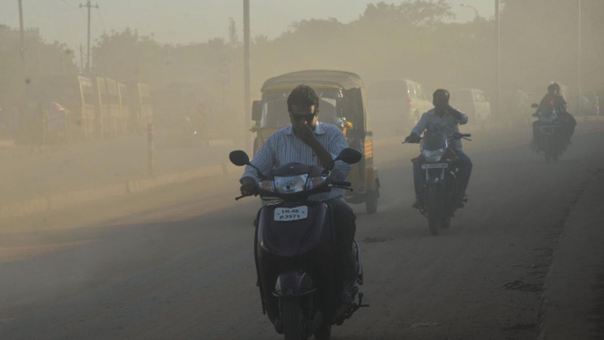 Curtains down on temporary bus stand in Mannarpuram - The Hindu