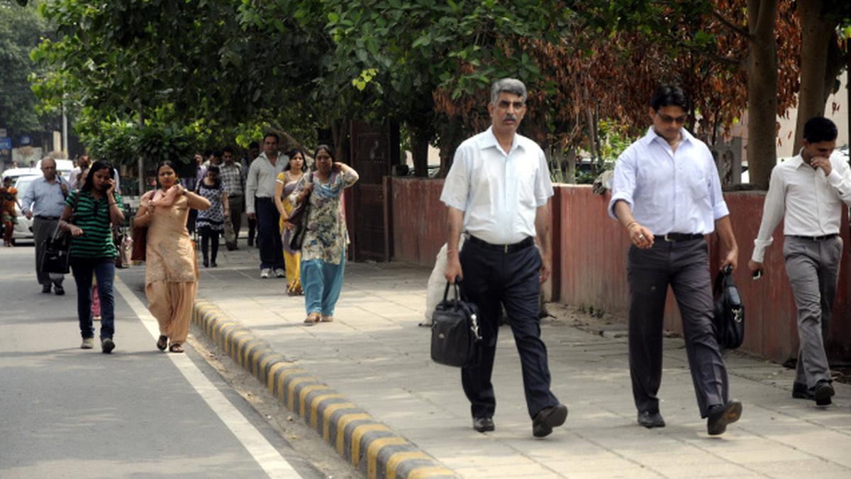 India walks to work: Census - The Hindu