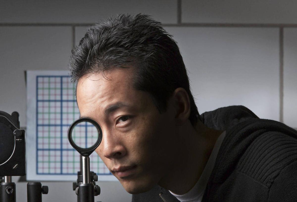 New York scientists come up with an ‘invisibility cloak’ - The Hindu