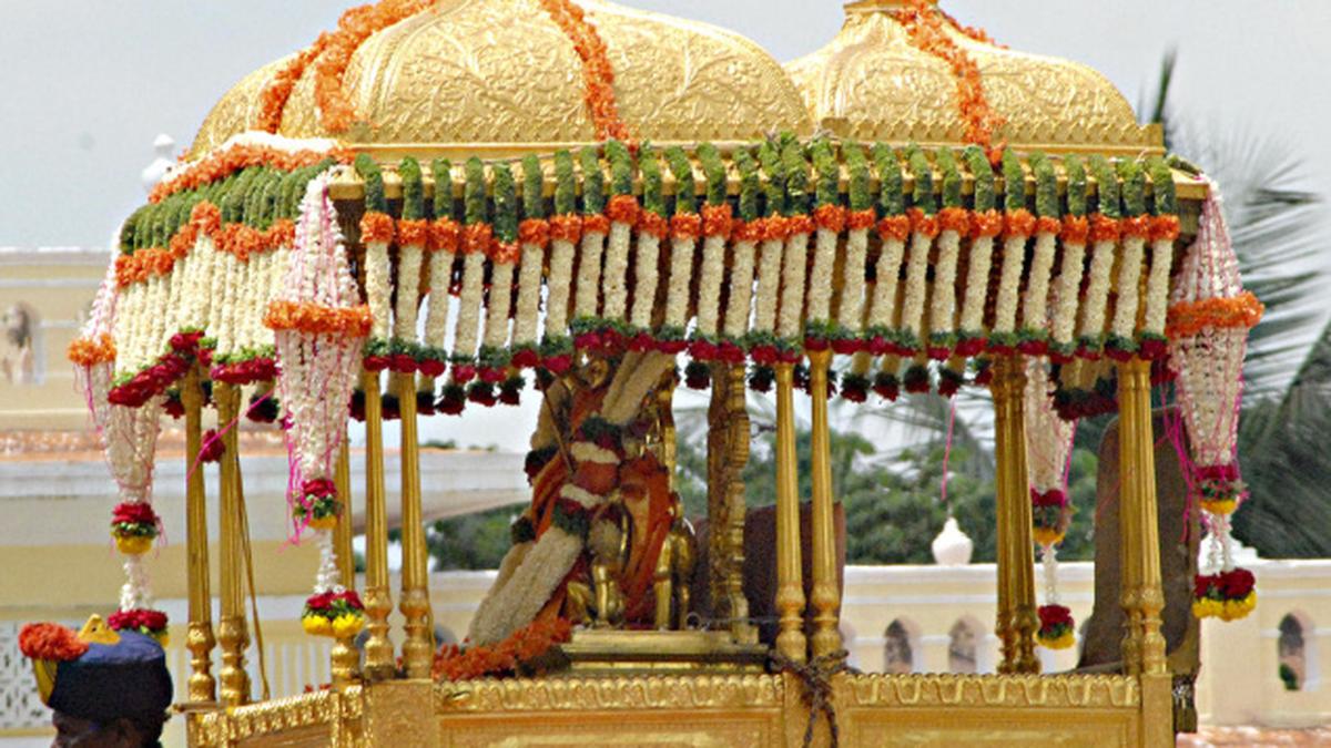 Golden howdah insured for Rs. 15.05 crore - The Hindu