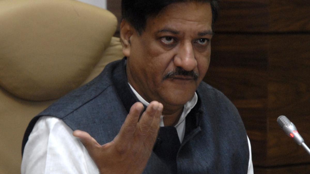 Sonia meets Manmohan over NCP standoff - The Hindu