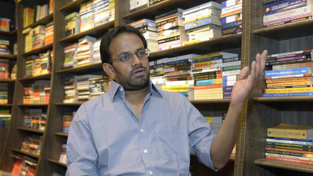 A Chronicler Of The Divided Island The Hindu
